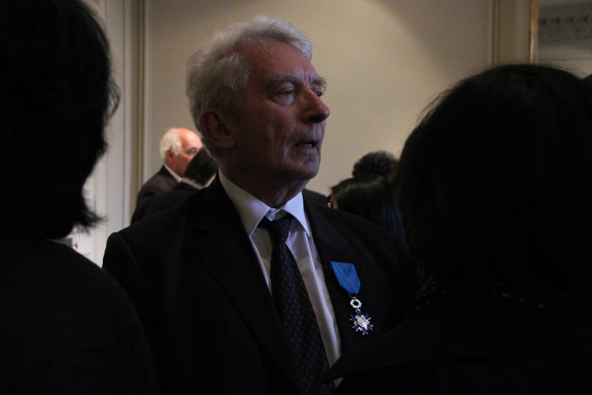Pierre Clément décoré des insignes de chevalier de l'ordre national du ...